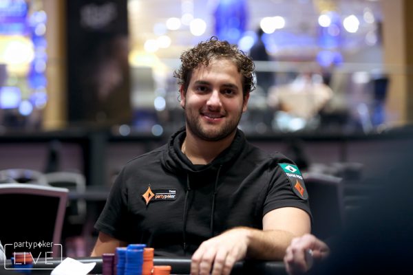 João Simão avança ao Dia 2 no retorno partypoker MILLIONS
